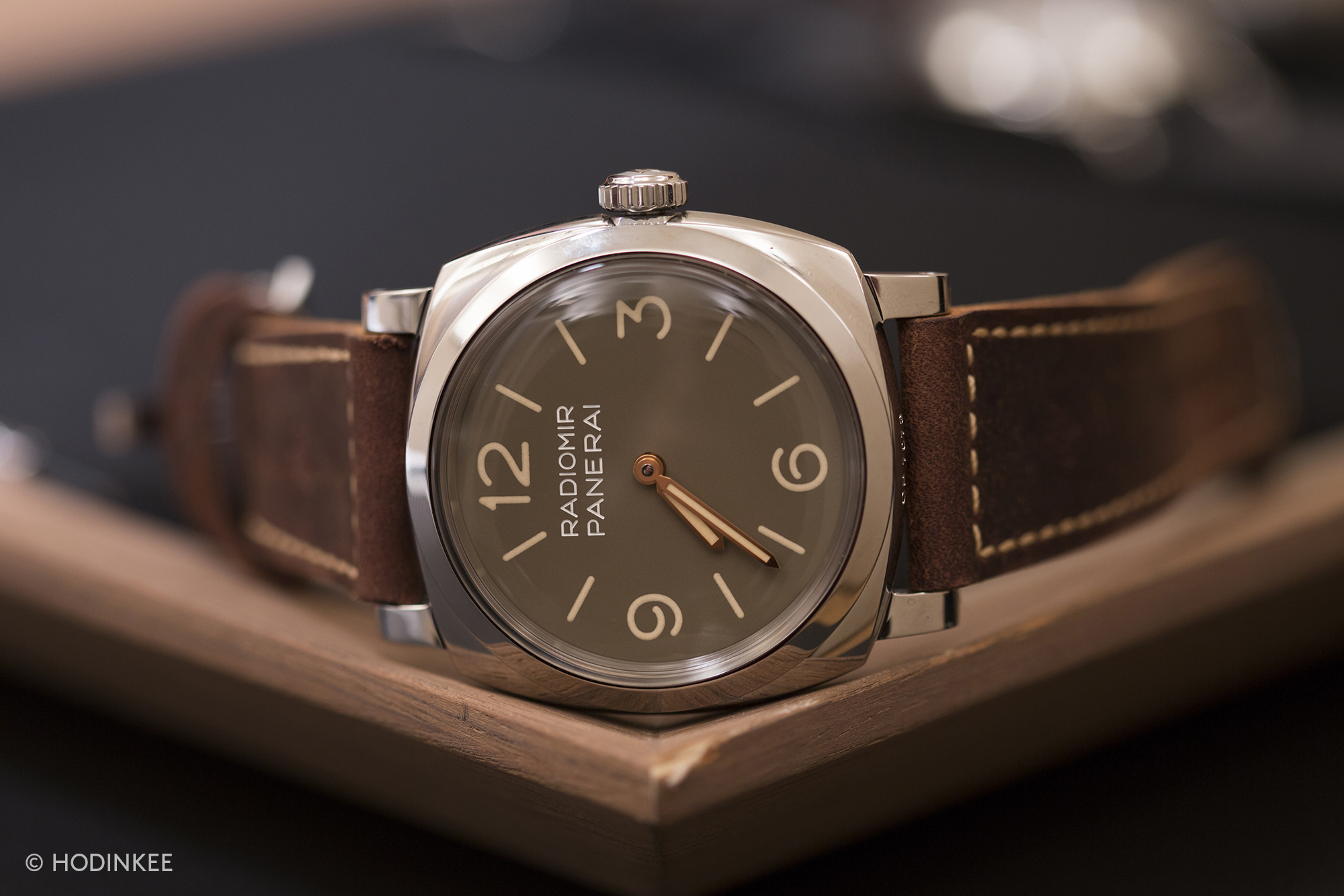Hands-On: The Panerai Radiomir 1940 3 Days PAM 662 And Luminor 1950 PAM ...