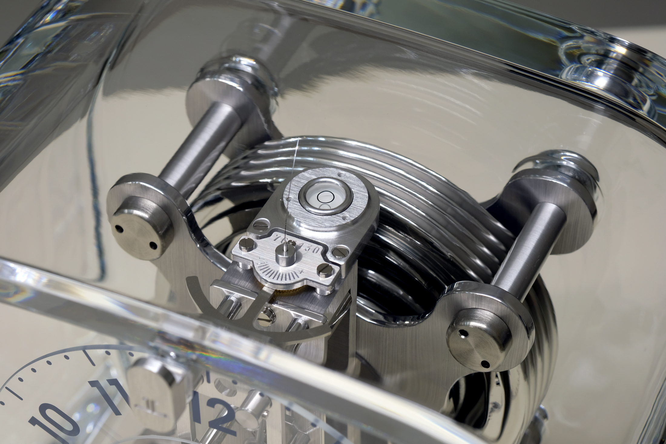 Hands-On: The Jaeger-LeCoultre Atmos 568 Designed By Marc Newson - HODINKEE