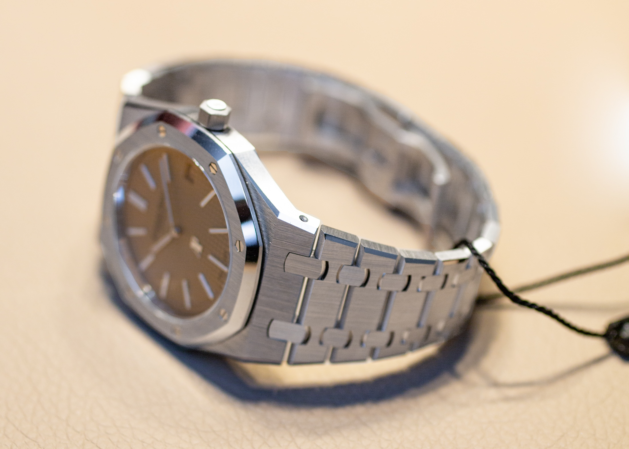 Hands-On: The Audemars Piguet Royal Oak 'Jumbo' Extra-Thin Ref. 15202BC ...