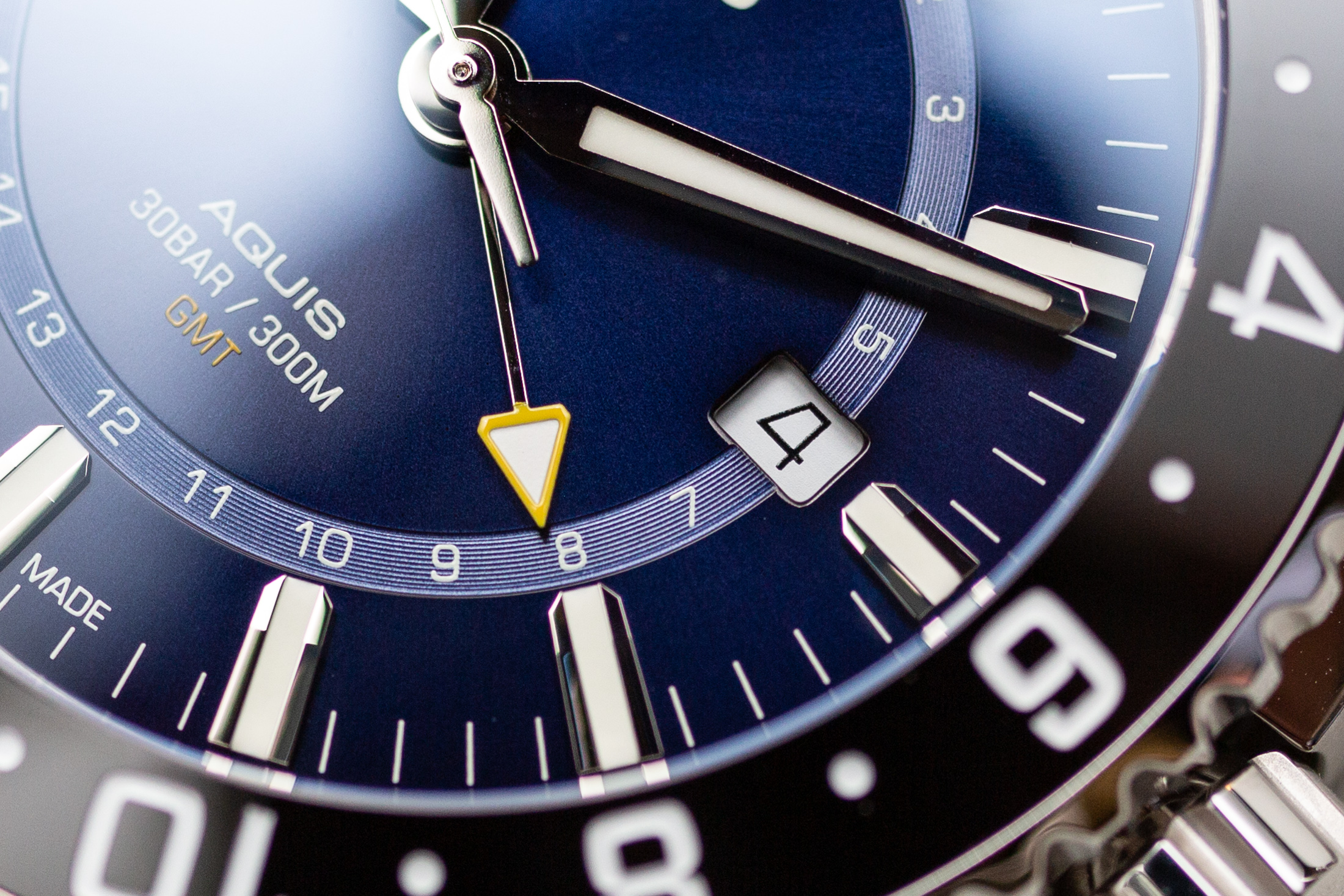 First Photos: The Oris Aquis GMT Date - Hodinkee