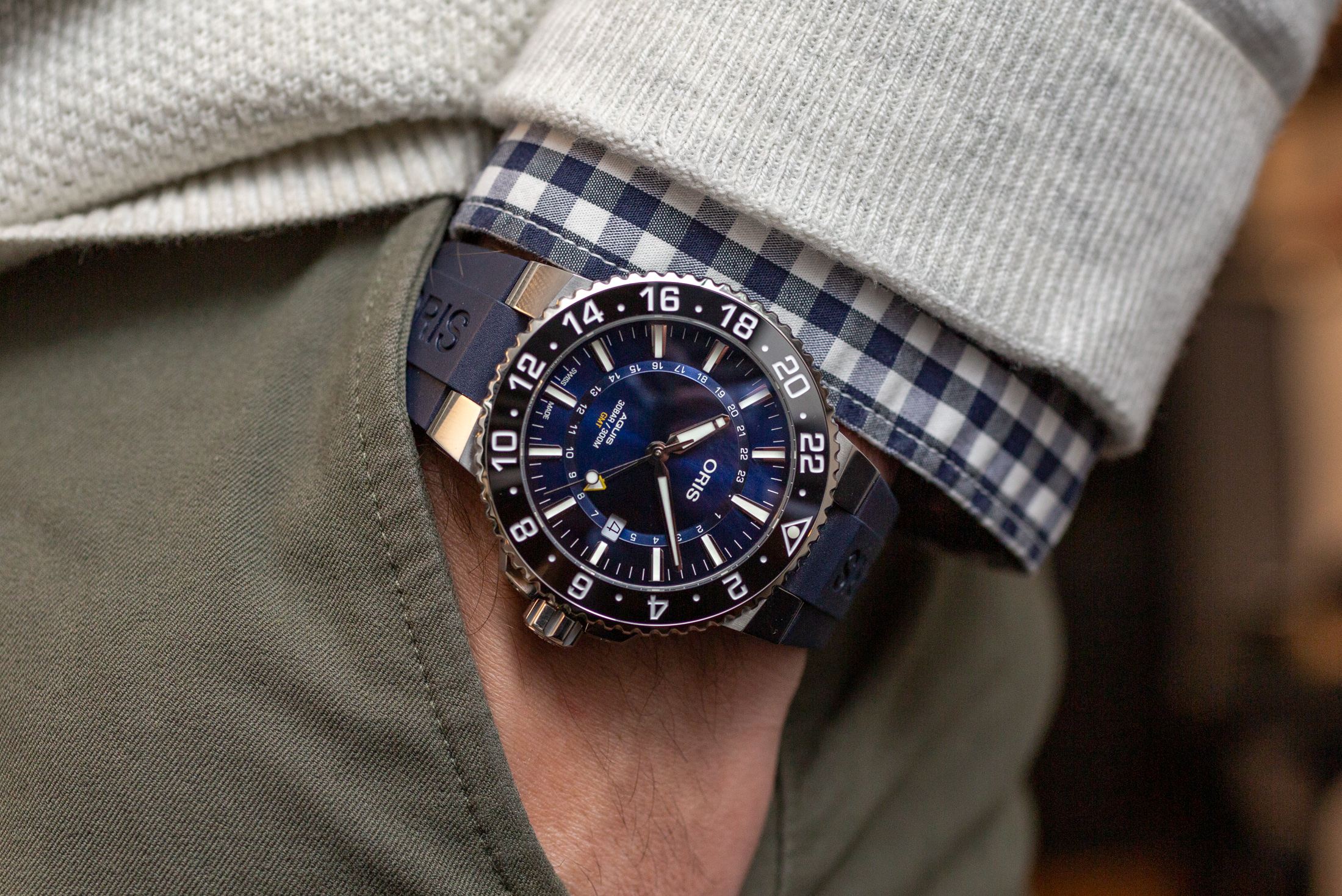 First Photos: The Oris Aquis GMT Date - HODINKEE
