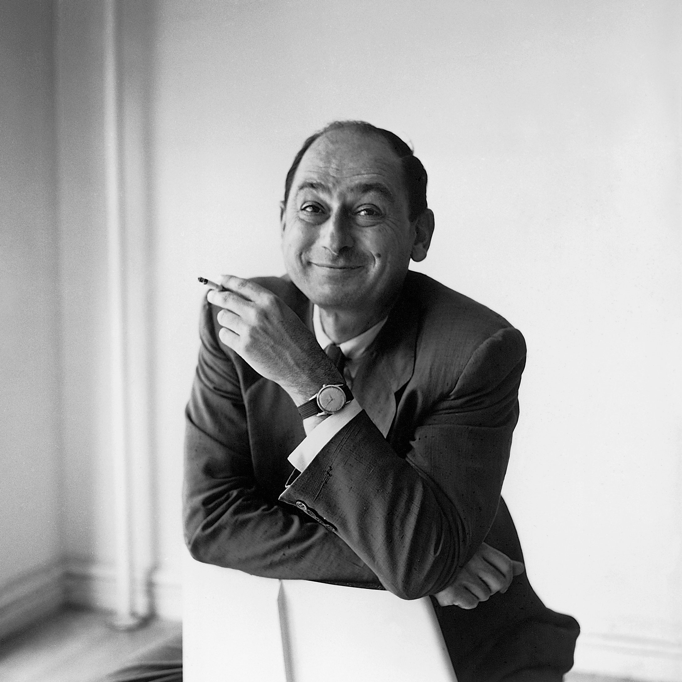 In-Depth: The Real Story Behind George Nelson's Iconic Ball Clock ...