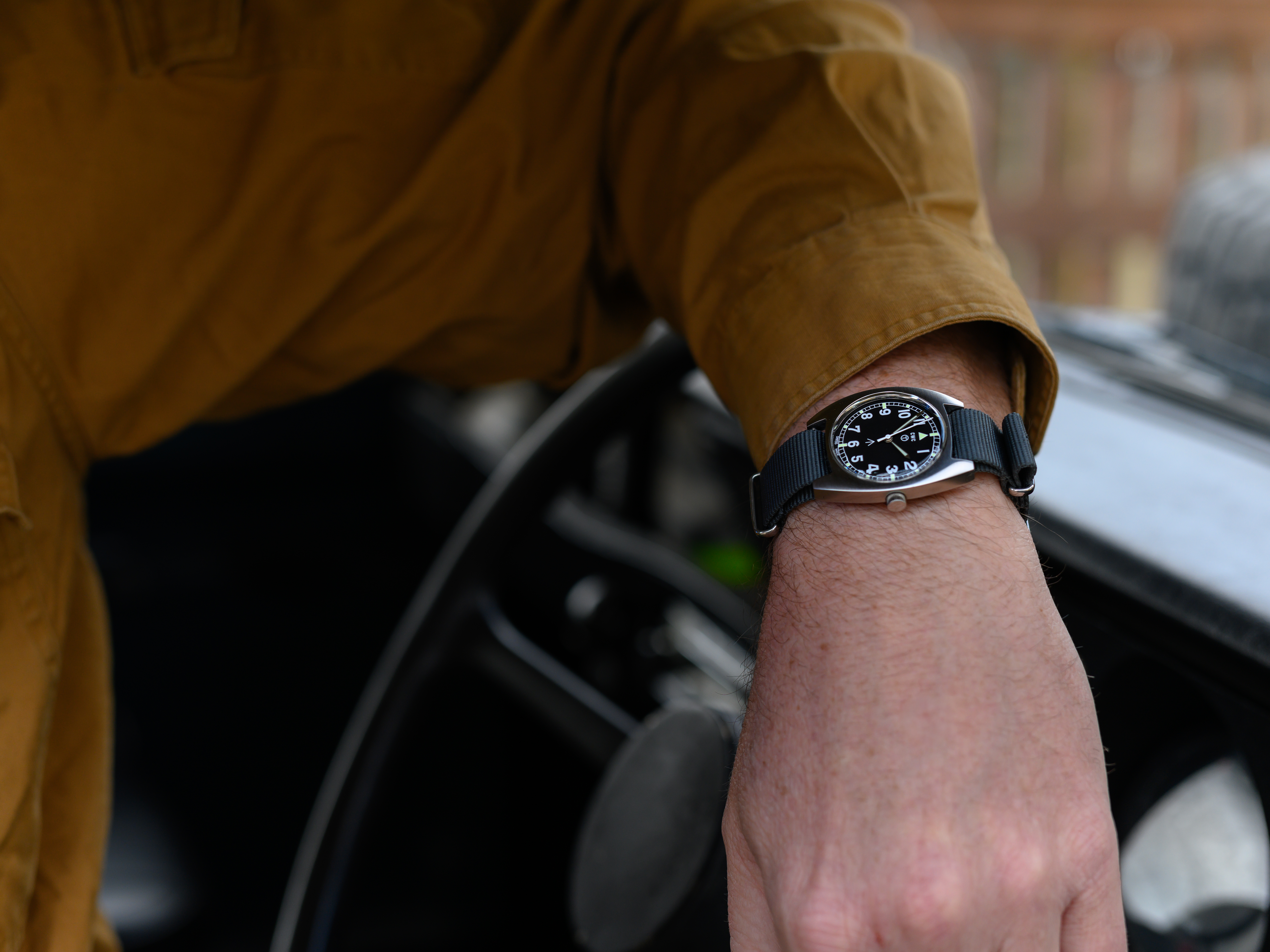 Hands-On: The CWC Mellor-72 - HODINKEE