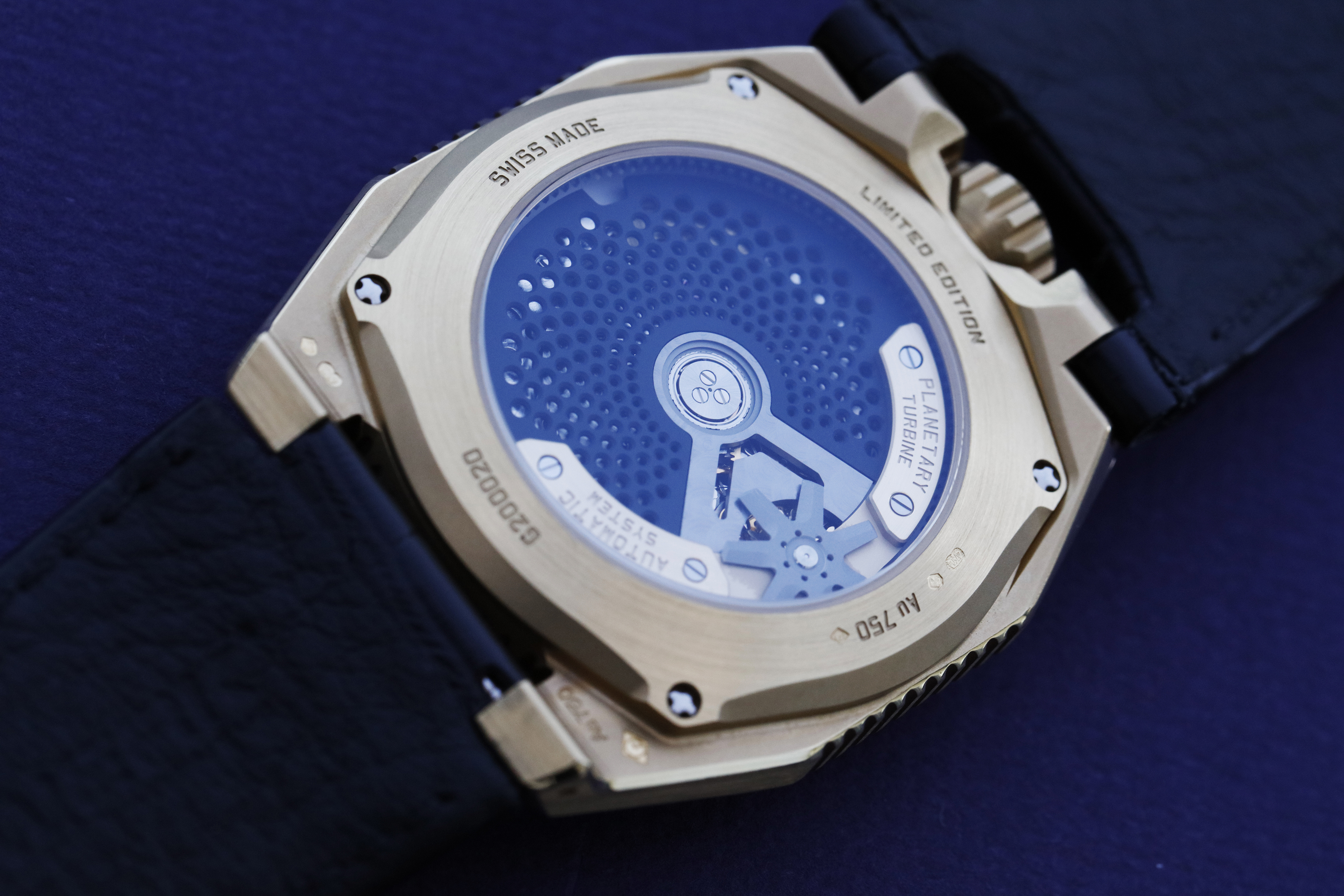 Inside the Urwerk UR-100 Electrum