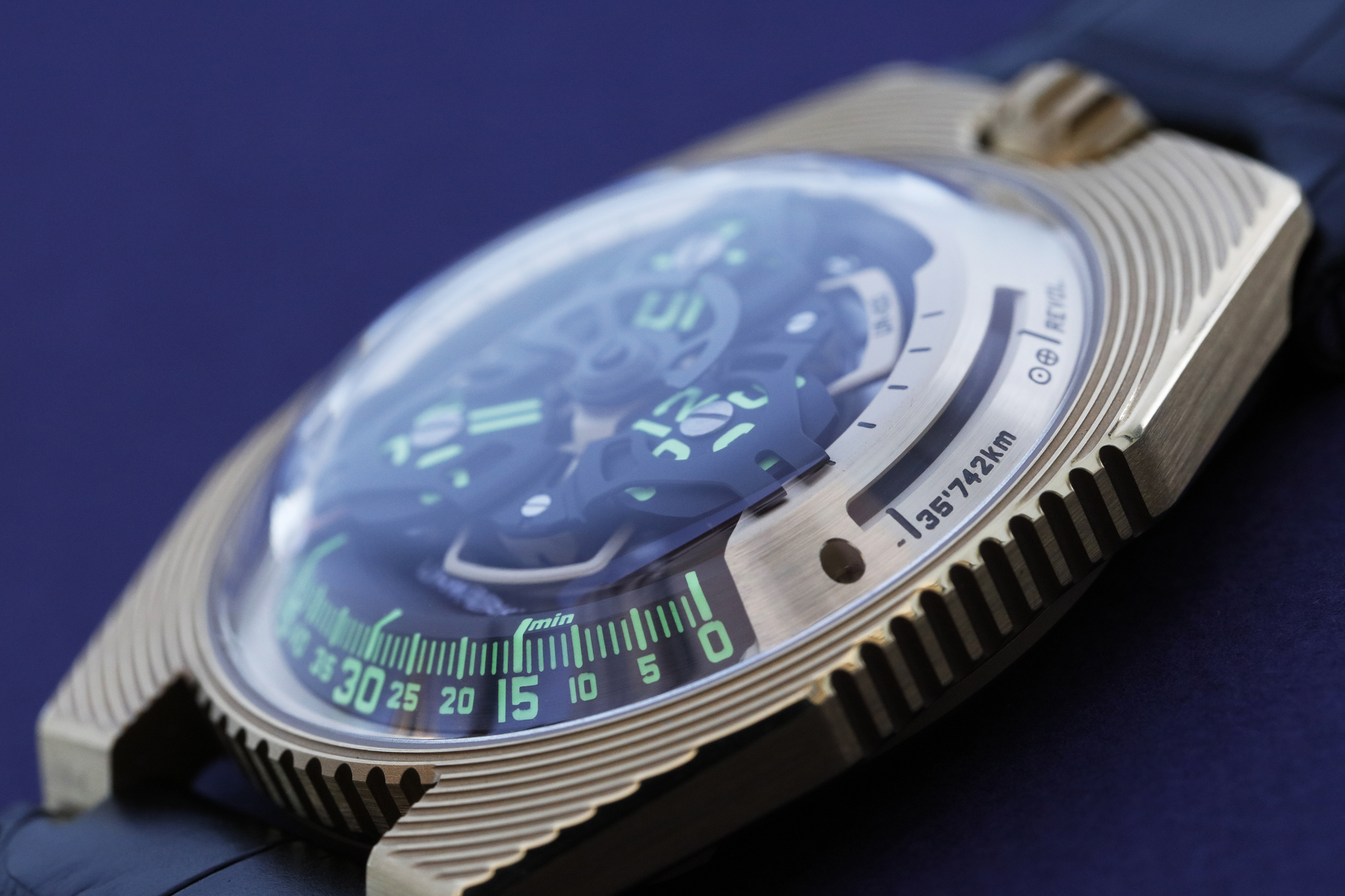 Inside the Urwerk UR-100 Electrum