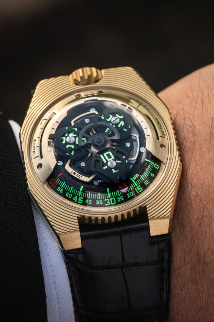 Inside the Urwerk UR-100 Electrum