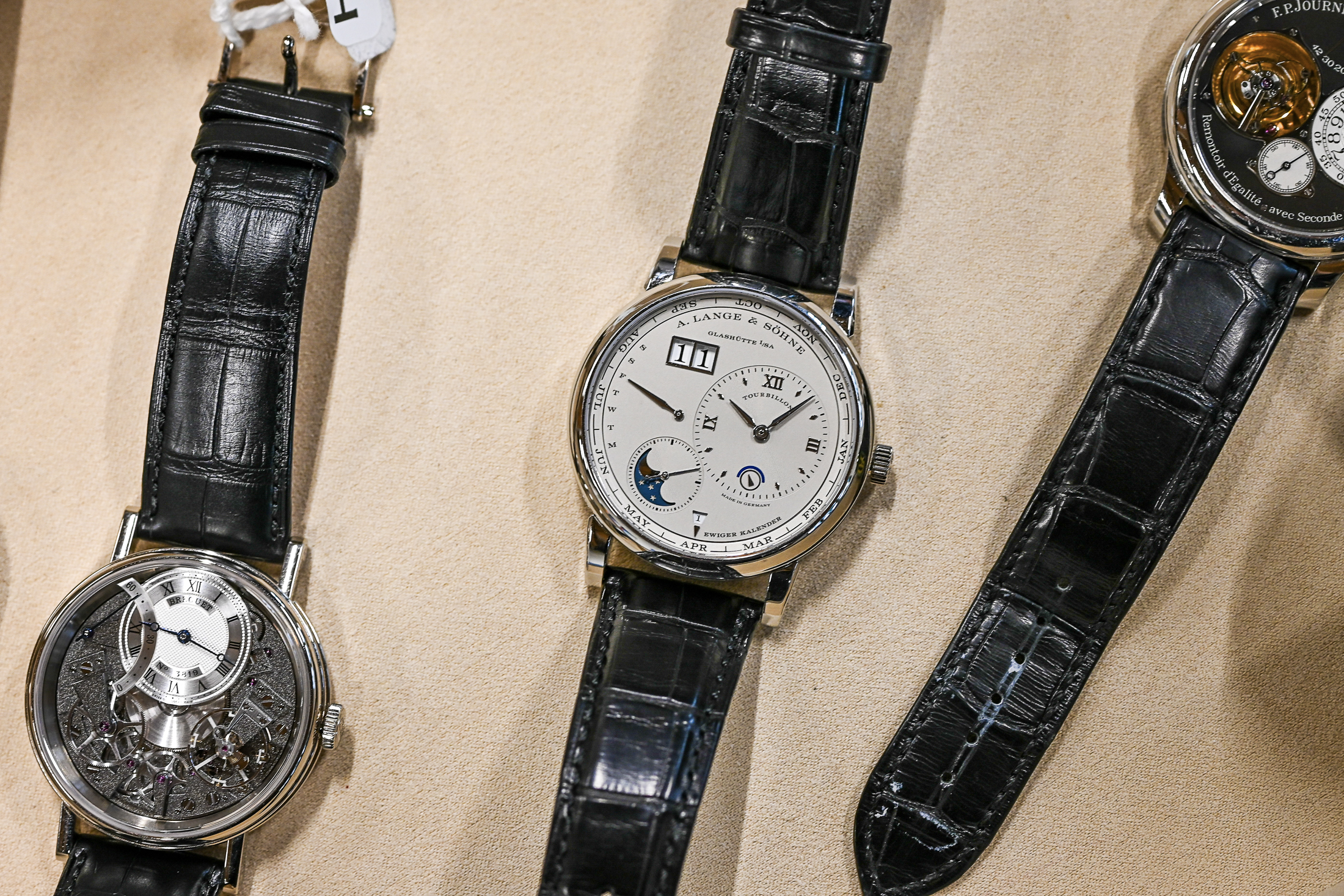 Hodinkee Insurance: Time & Space: A Look At Glen de Vries' Watch ...